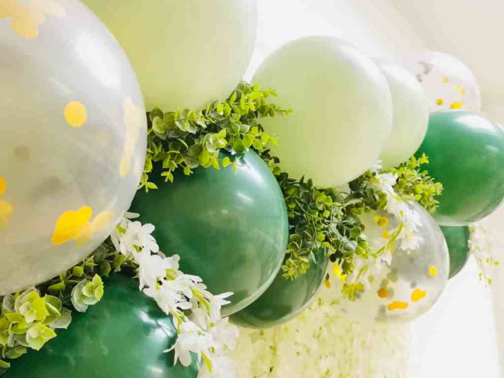 Stunning Green Balloon Arch | Tara's Wonderworld