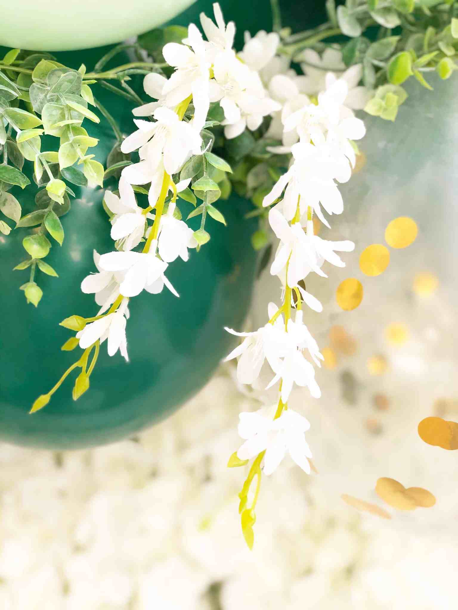 Stunning Green Balloon Arch | Tara's Wonderworld